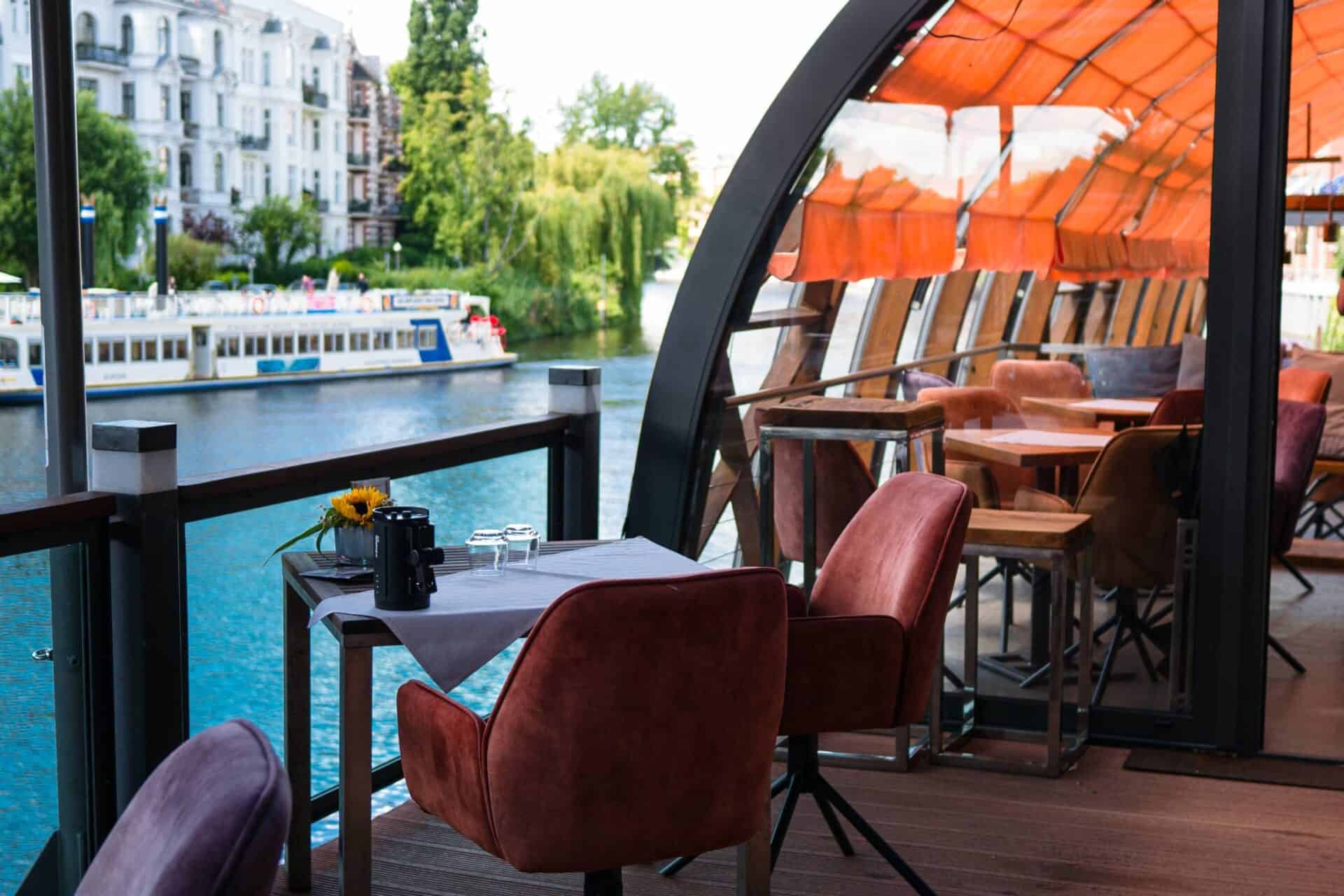 Patio, Berlin: schwimmendes Restaurant seit 15 Jahren | nomyblog