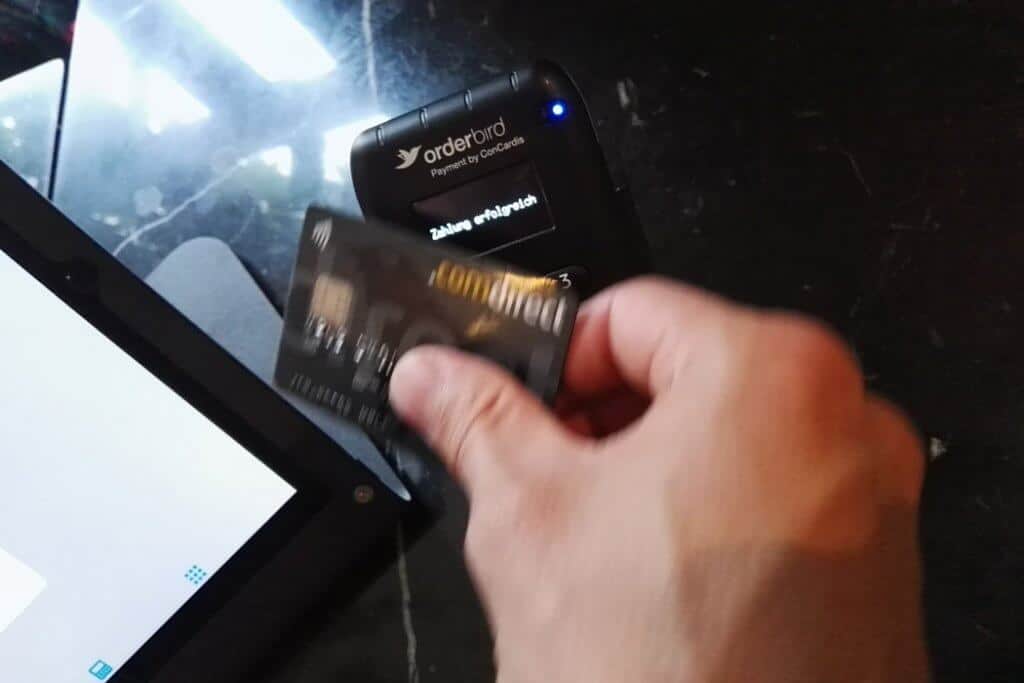 Bargeldlos zahlen in Restaurant, Café und Co.: 7 Tipps für Gastronomen ...